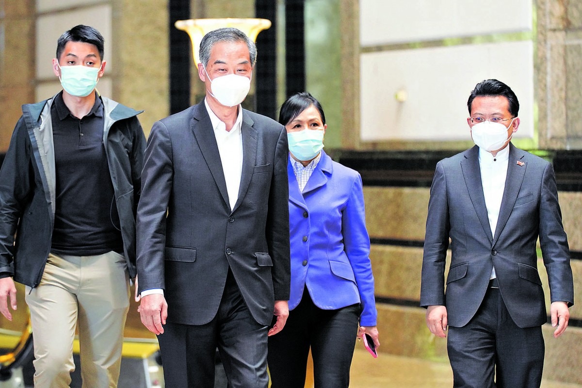 料月底宣政綱 拒回應曾否晤國家領導 李家超：已收約300提名 | 生活 | etnet 經濟通|香港新聞財經資訊和生活平台